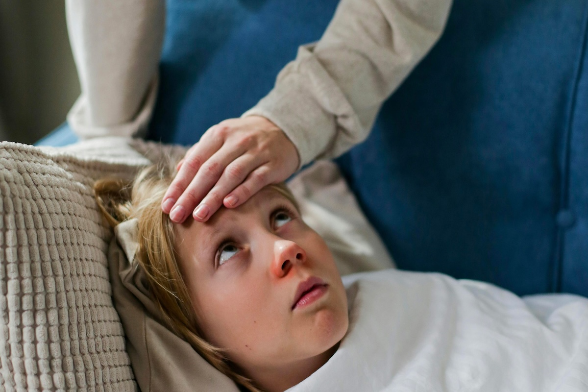 Symptoms of Pneumonia in Children: 7 Alerts - Liv Hospital