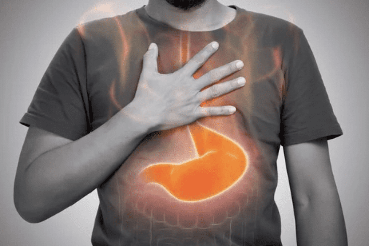 Signs of Colon Cancer in Men: 7 Alarming Symptoms - Liv Hospital